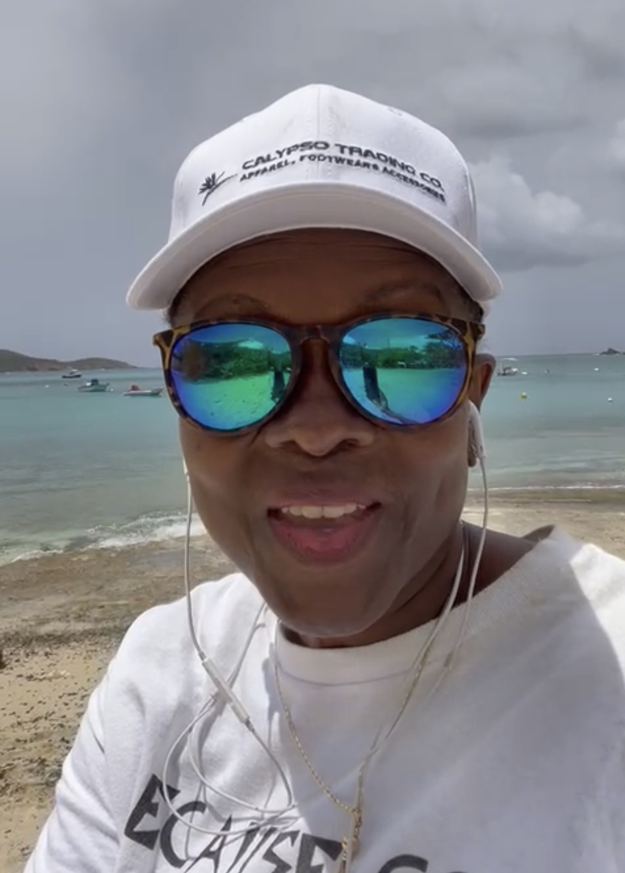 Sonya Wilson-Becker - Hallo Strandeiland